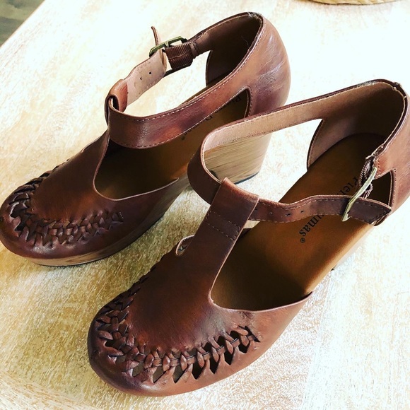 Shoes | Vintage Inspired Strappy Clog | Poshmark